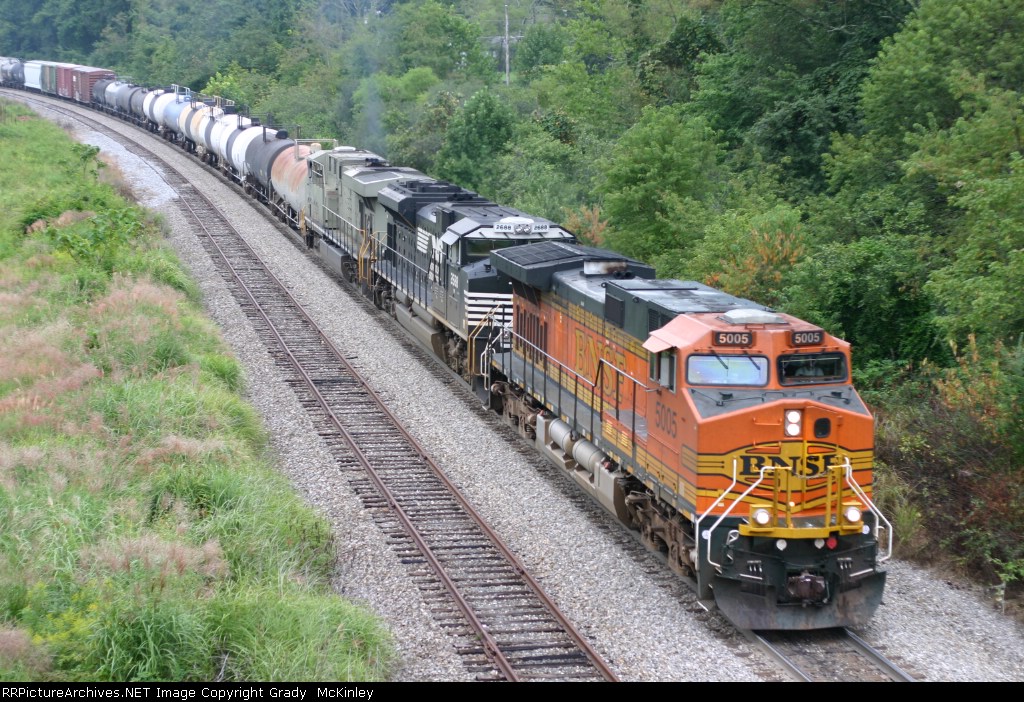BNSF 5005